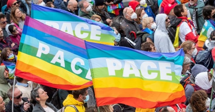 PACIFISTA È CHI LA PACE LA FA da IL MANIFESTO e IL FATTO – Officina dei ...